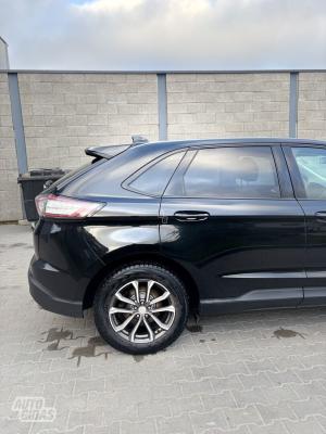 Black Ford Edge 2015 in Kretinga, with an engine capacity of 3.50 L and mileage of 168 thousand km for 9399 €, photo 4 on AUTOMOTO.COM.LV