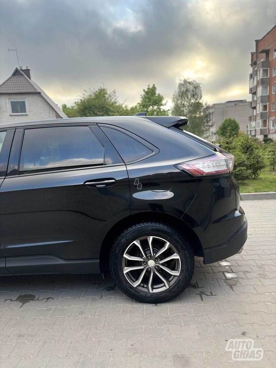 Black Ford Edge 2015 in Kretinga, with an engine capacity of 3.50 L and mileage of 168 thousand km for 9399 €, photo 12 on AUTOMOTO.COM.LV
