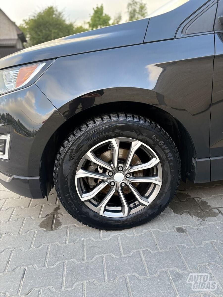 Black Ford Edge 2015 in Kretinga, with an engine capacity of 3.50 L and mileage of 168 thousand km for 9399 €, photo 16 on AUTOMOTO.COM.LV