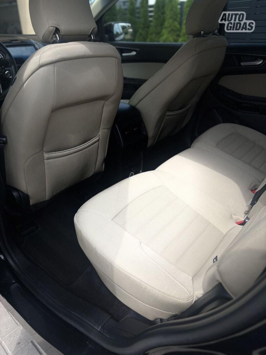 Black Ford Edge 2015 in Kretinga, with an engine capacity of 3.50 L and mileage of 168 thousand km for 9399 €, photo 29 on AUTOMOTO.COM.LV