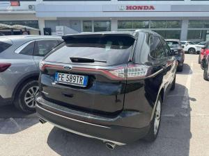 Black Ford Edge 2016 in Siauliai, with an engine capacity of 2.00 L and mileage of 270 thousand km for 9900 €, photo 7 on AUTOMOTO.COM.LV