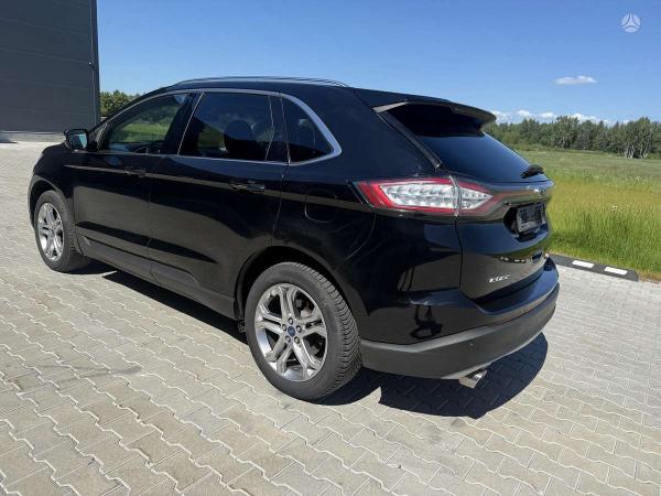 Black Ford Edge 2016 in Siauliai, with an engine capacity of 2.00 L and mileage of 290 thousand km for 7200 €, photo 5 on AUTOMOTO.COM.LV