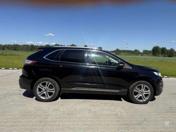 Black Ford Edge 2016 in Siauliai, with an engine capacity of 2.00 L and mileage of 290 thousand km for 7200 €, photo 8 on AUTOMOTO.COM.LV