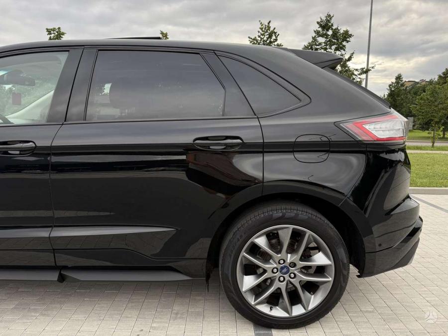 Black Ford Edge 2016 in Siauliai, with an engine capacity of 2.00 L and mileage of 249 thousand km for 16450 €, photo 15 on AUTOMOTO.COM.LV
