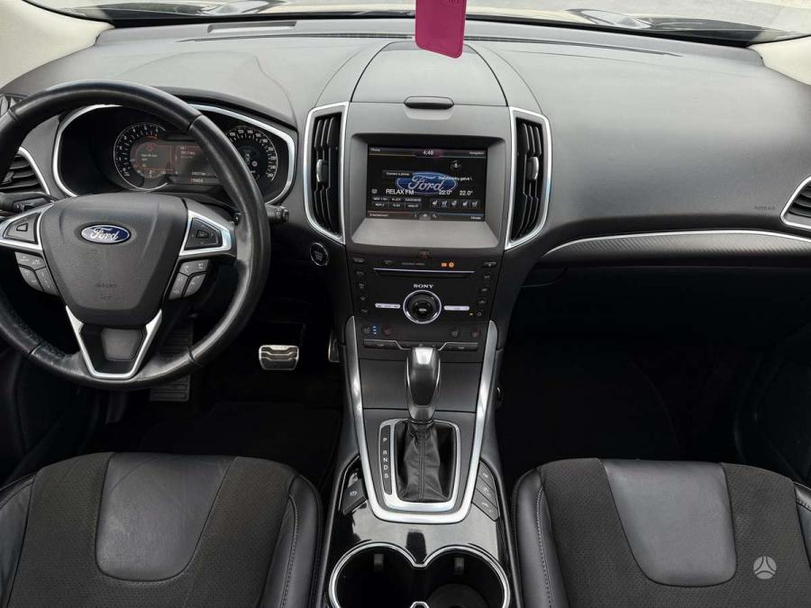 Black Ford Edge 2016 in Siauliai, with an engine capacity of 2.00 L and mileage of 249 thousand km for 16450 €, photo 20 on AUTOMOTO.COM.LV