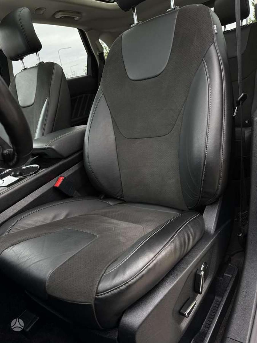 Black Ford Edge 2016 in Siauliai, with an engine capacity of 2.00 L and mileage of 249 thousand km for 16450 €, photo 24 on AUTOMOTO.COM.LV