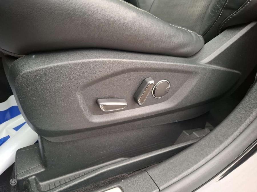 Black Ford Edge 2017 in Prienai, with an engine capacity of 2.00 L and mileage of 196 thousand km for 13300 €, photo 18 on AUTOMOTO.COM.LV