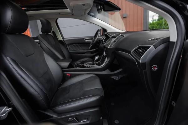 Black Ford Edge 2017 in Jelgava, with an engine capacity of 2.00 L and mileage of 225 thousand km for 15700 €, photo 7 on AUTOMOTO.COM.LV