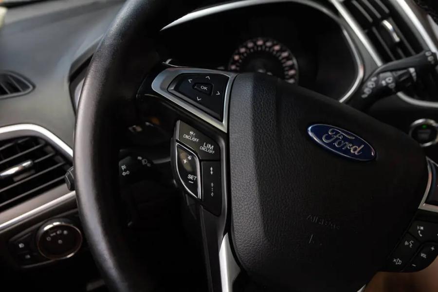 Melns Ford Edge 2017 Jelgava, ar dzinēja tilpumu 2.00 L un nobraukumu 225 tūkst. km par 15700 €, foto 32 vietnē AUTOMOTO.COM.LV