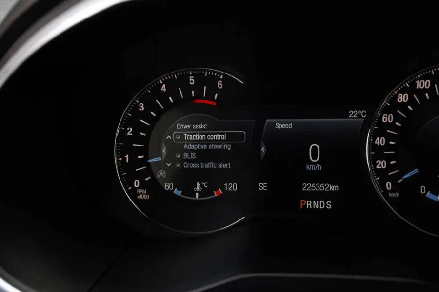 Melns Ford Edge 2017 Jelgava, ar dzinēja tilpumu 2.00 L un nobraukumu 225 tūkst. km par 15700 €, foto 34 vietnē AUTOMOTO.COM.LV