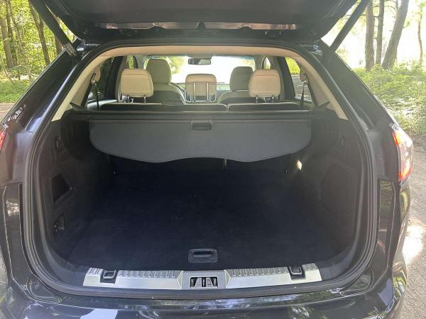 Melns Ford Edge 2017 Tauragė, ar dzinēja tilpumu 2.00 L un nobraukumu 240 tūkst. km par 8400 €, foto 9 vietnē AUTOMOTO.COM.LV