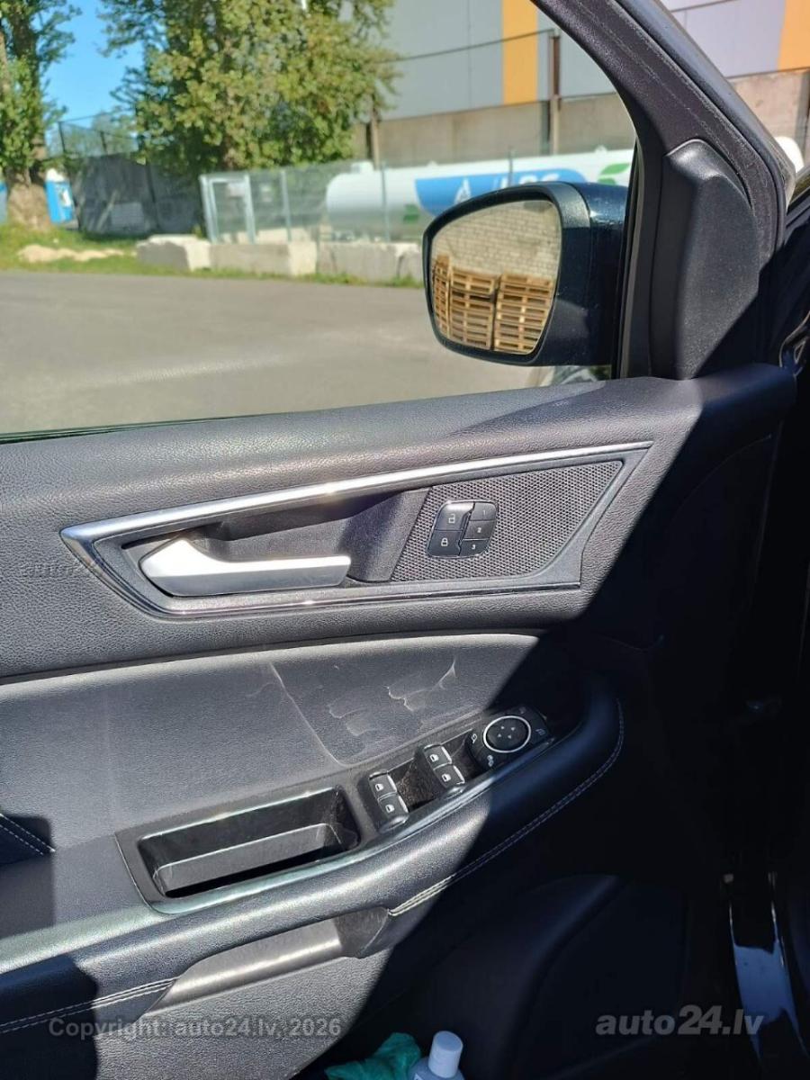Melns Ford Edge 2018 Tallina, ar dzinēja tilpumu 2.00 L un nobraukumu 185 tūkst. km par 16100 €, foto 5 vietnē AUTOMOTO.COM.LV