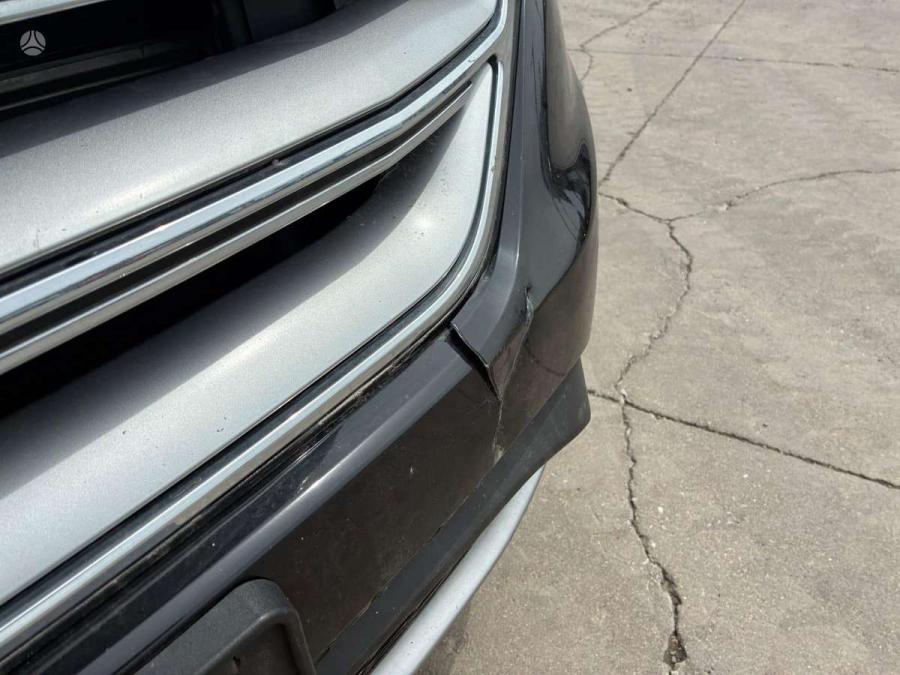 Black Ford Edge 2018 in Kretinga, with an engine capacity of 3.50 L and mileage of 131 thousand km for 10000 €, photo 4 on AUTOMOTO.COM.LV