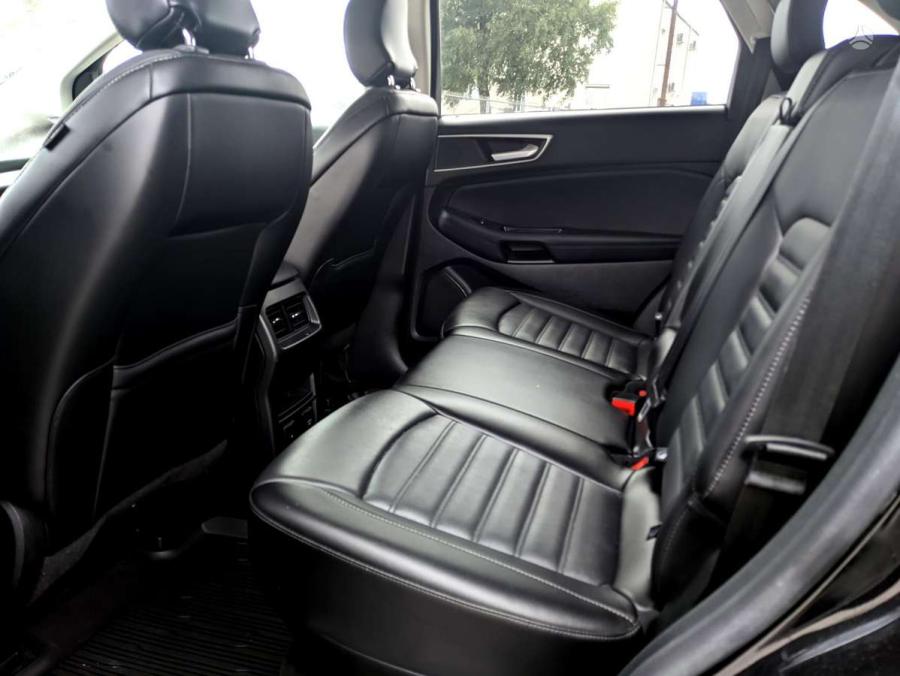 Black Ford Edge 2018 in Kretinga, with an engine capacity of 3.50 L and mileage of 153 thousand km for 15500 €, photo 19 on AUTOMOTO.COM.LV