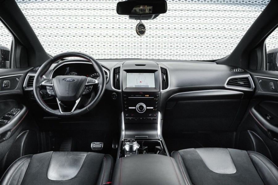 Black Ford Edge 2020 in Marupe, with an engine capacity of 2.00 L and mileage of 172 thousand km for 18750 €, photo 7 on AUTOMOTO.COM.LV