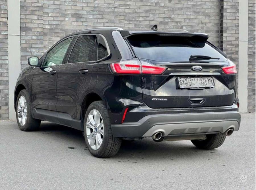 Black Ford Edge 2021 in Vilnius, with an engine capacity of 2.00 L and mileage of 299 thousand km for 13350 €, photo 15 on AUTOMOTO.COM.LV
