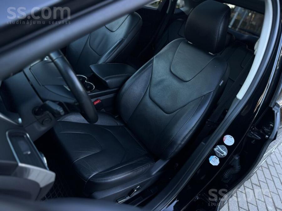 Black Ford Edge 2017 in Jurmala, with an engine capacity of 2.00 L and mileage of 0 thousand km for 13790 €, photo 7 on AUTOMOTO.COM.LV