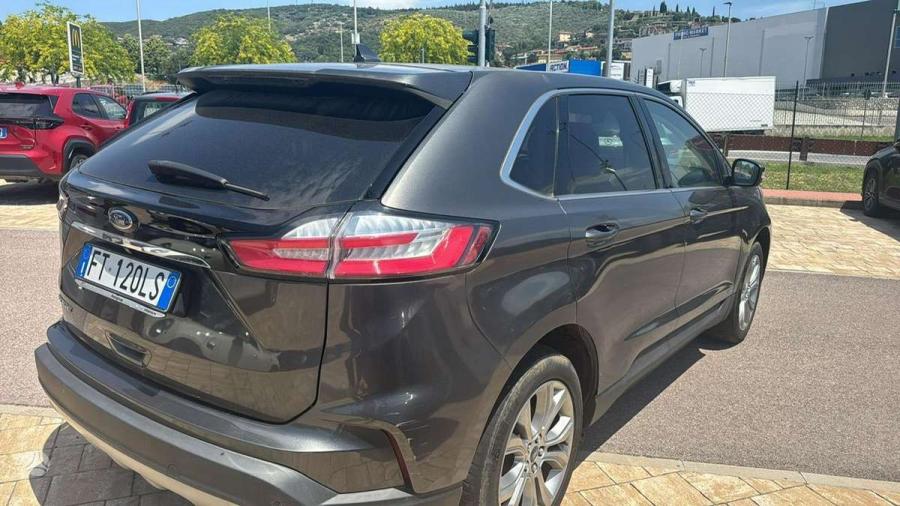 Grey Ford Edge 2019 in Siauliai, with an engine capacity of 2.00 L and mileage of 187 thousand km for 13700 €, photo 6 on AUTOMOTO.COM.LV