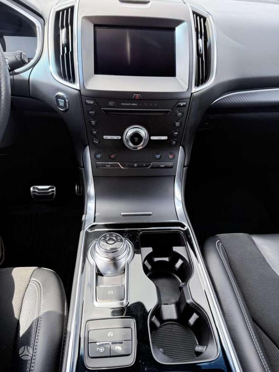 Grey Ford Edge 2019 in Siauliai, with an engine capacity of 2.69 L and mileage of 90 thousand km for 20000 €, photo 9 on AUTOMOTO.COM.LV