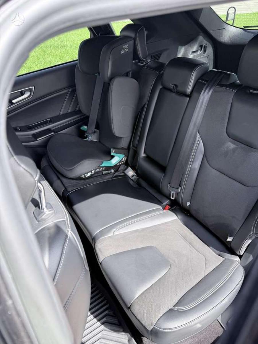 Grey Ford Edge 2019 in Siauliai, with an engine capacity of 2.69 L and mileage of 90 thousand km for 20000 €, photo 13 on AUTOMOTO.COM.LV