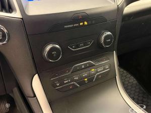 Grey Ford Edge 2020 in Vilnius, with an engine capacity of 2.00 L and mileage of 56 thousand km for 11600 €, photo 17 on AUTOMOTO.COM.LV
