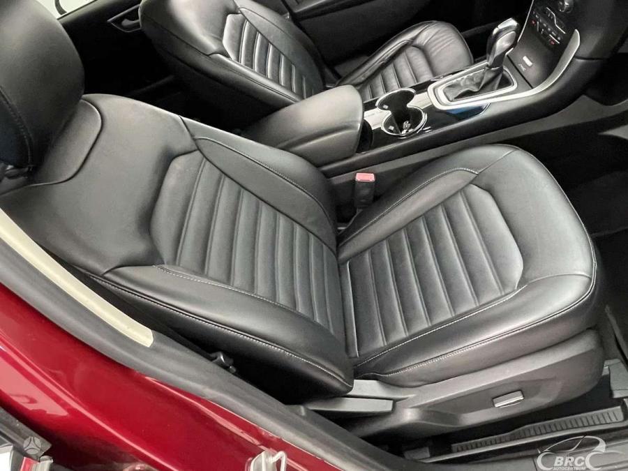 Red Ford Edge 2016 in Vilnius, with an engine capacity of 3.50 L and mileage of 234 thousand km for 9790 €, photo 7 on AUTOMOTO.COM.LV