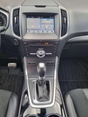 Red Ford Edge 2018 in Siauliai, with an engine capacity of 2.00 L and mileage of 210 thousand km for 14200 €, photo 24 on AUTOMOTO.COM.LV