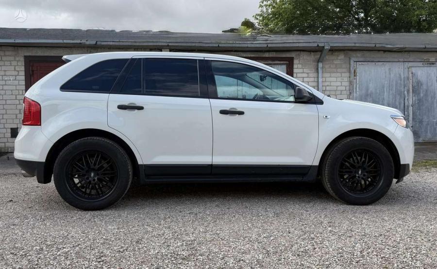 White Ford Edge 2013 in Vilnius, with an engine capacity of 2.00 L and mileage of 193 thousand km for 5500 €, photo 6 on AUTOMOTO.COM.LV