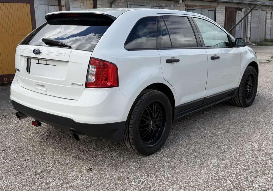 White Ford Edge 2013 in Vilnius, with an engine capacity of 2.00 L and mileage of 193 thousand km for 5500 €, photo 9 on AUTOMOTO.COM.LV