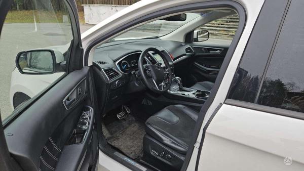 White Ford Edge 2016 in Alytus, with an engine capacity of 2.69 L and mileage of 120 thousand km for 18000 €, photo 8 on AUTOMOTO.COM.LV