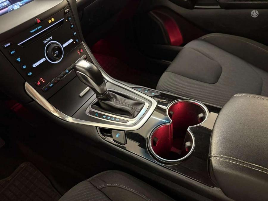 Balts Ford Edge 2017 Marijampole, ar dzinēja tilpumu 2.00 L un nobraukumu 192 tūkst. km par 13750 €, foto 36 vietnē AUTOMOTO.COM.LV