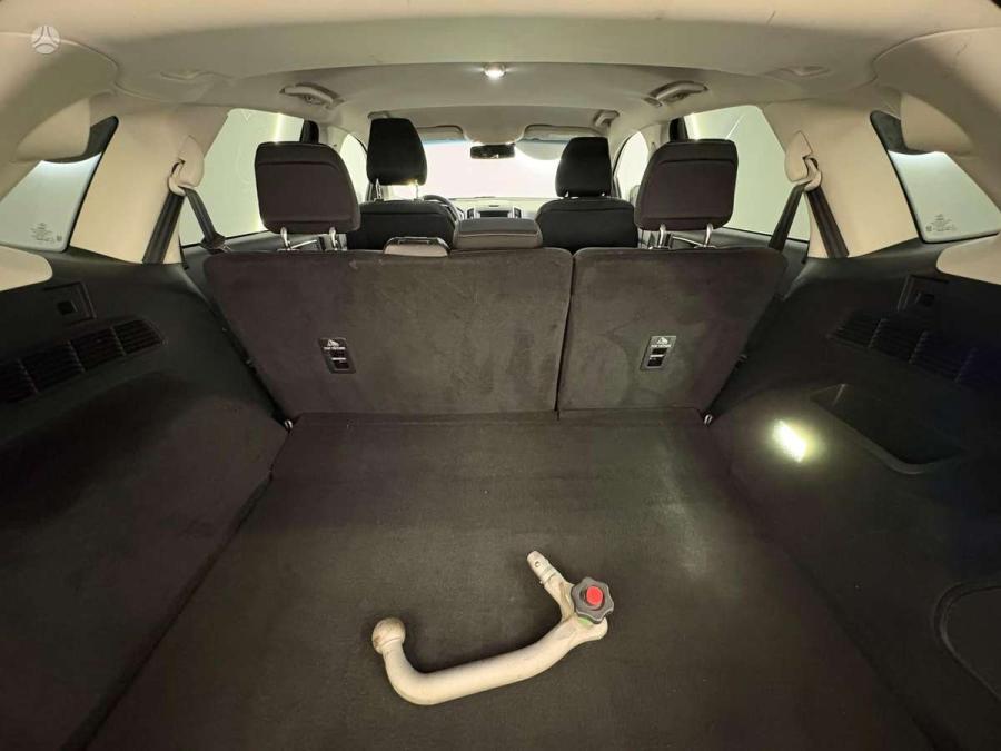 White Ford Edge 2017 in Marijampole, with an engine capacity of 2.00 L and mileage of 192 thousand km for 13650 €, photo 21 on AUTOMOTO.COM.LV