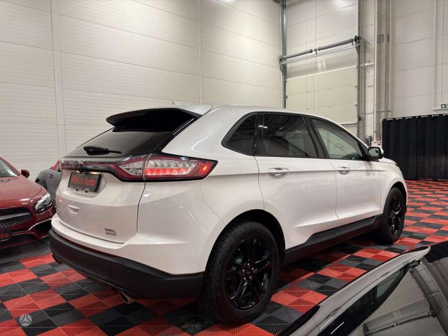 White Ford Edge 2018 in Vilnius, with an engine capacity of 1.99 L and mileage of 93 thousand km for 16590 €, photo 4 on AUTOMOTO.COM.LV