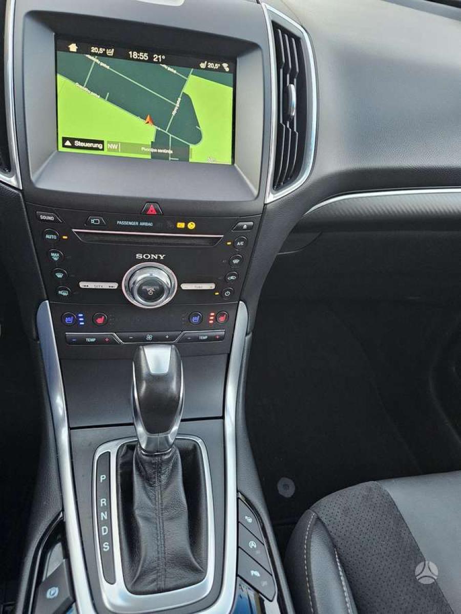 White Ford Edge 2018 in Ukmerge, with an engine capacity of 2.00 L and mileage of 244 thousand km for 13300 €, photo 4 on AUTOMOTO.COM.LV