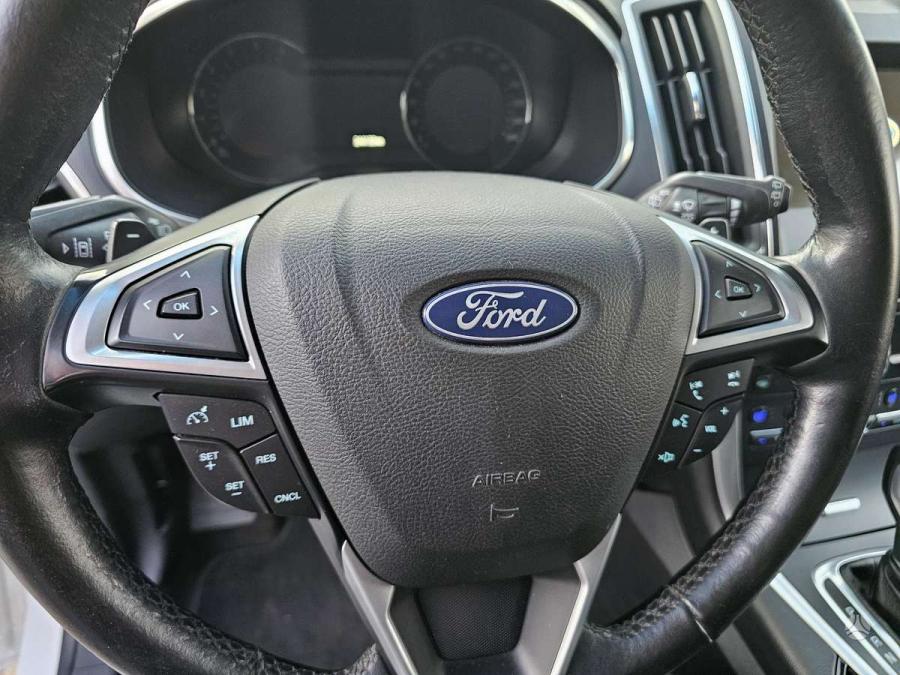 White Ford Edge 2018 in Ukmerge, with an engine capacity of 2.00 L and mileage of 244 thousand km for 13300 €, photo 19 on AUTOMOTO.COM.LV