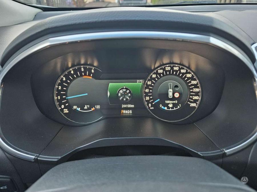 White Ford Edge 2018 in Ukmerge, with an engine capacity of 2.00 L and mileage of 244 thousand km for 13300 €, photo 20 on AUTOMOTO.COM.LV