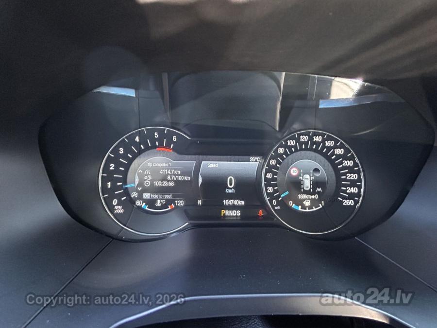 White Ford Edge 2019 in Parnu, with an engine capacity of 2.00 L and mileage of 165 thousand km for 20990 €, photo 13 on AUTOMOTO.COM.LV