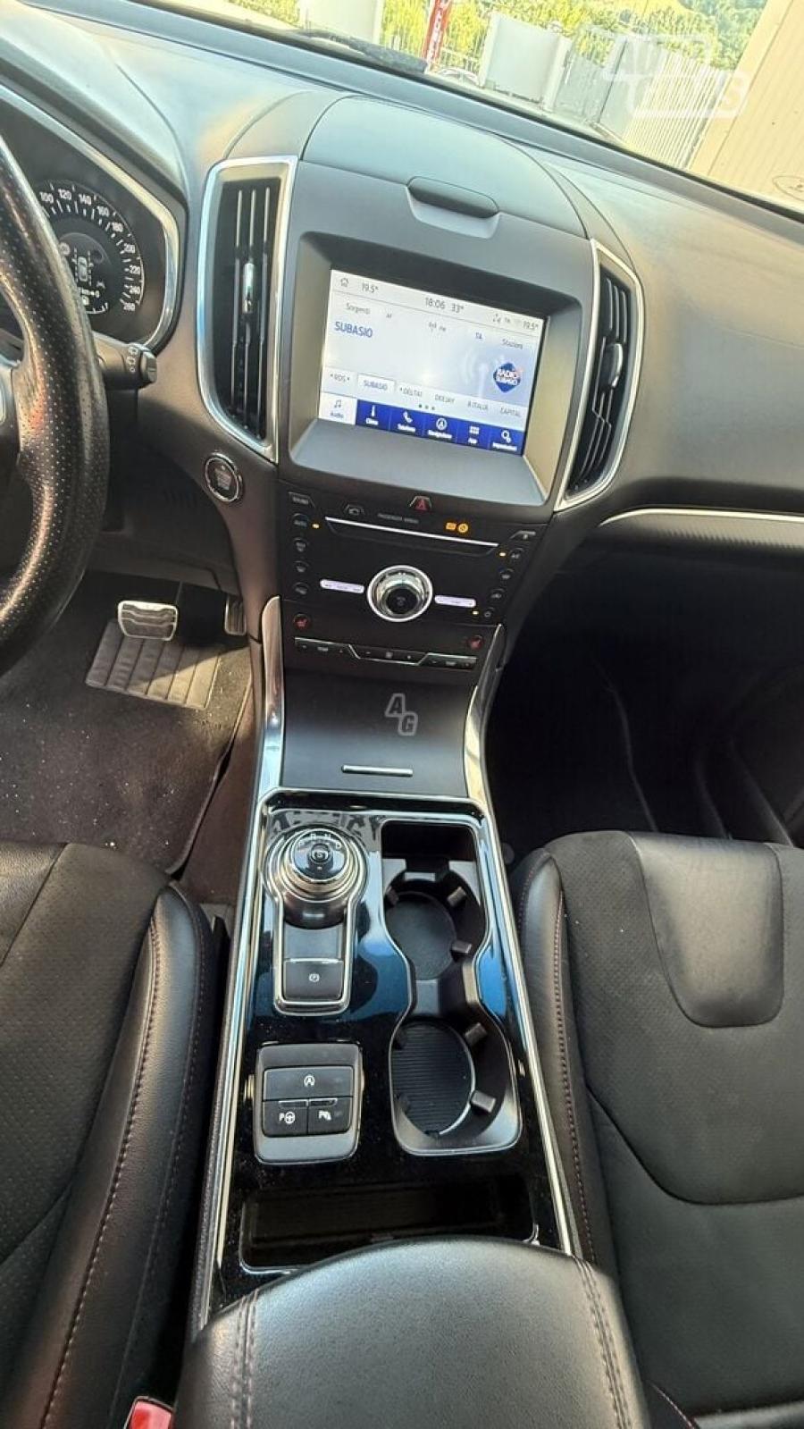 White Ford Edge 2020 in Utena, with an engine capacity of 2.00 L and mileage of 150 thousand km for 17600 €, photo 8 on AUTOMOTO.COM.LV
