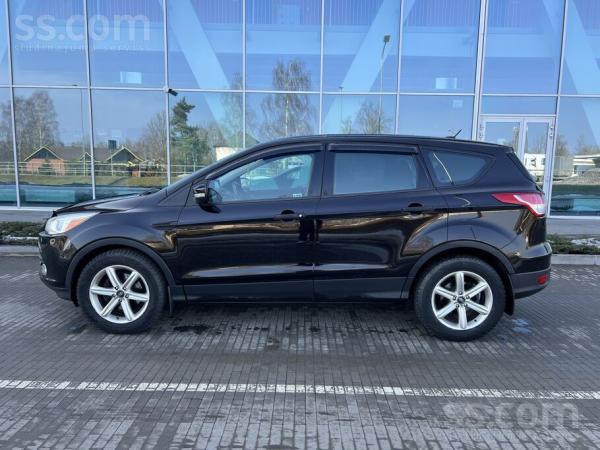 Black Ford Escape 2012 in Rezekne, with an engine capacity of 2.50 L and mileage of 0 thousand km for 6650 €, photo 4 on AUTOMOTO.COM.LV