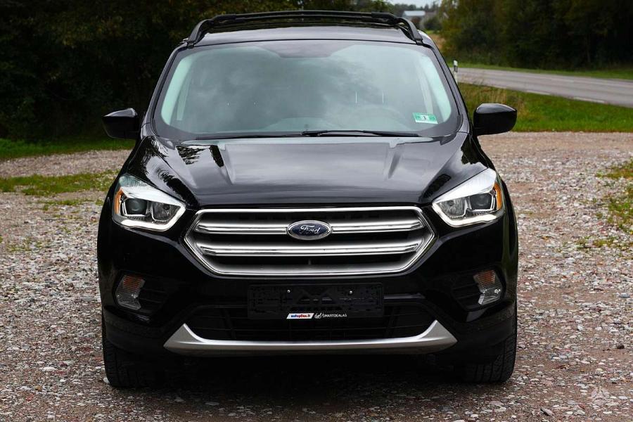 Black Ford Escape 2017 in Kretinga, with an engine capacity of 2.00 L and mileage of 133 thousand km for 11999 €, photo 2 on AUTOMOTO.COM.LV