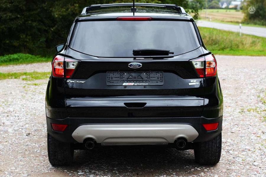 Black Ford Escape 2017 in Kretinga, with an engine capacity of 2.00 L and mileage of 133 thousand km for 11999 €, photo 10 on AUTOMOTO.COM.LV