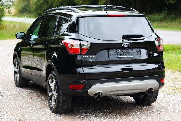 Black Ford Escape 2017 in Petrikaiciai, with an engine capacity of 2.00 L and mileage of 133 thousand km for 11999 €, photo 9 on AUTOMOTO.COM.LV