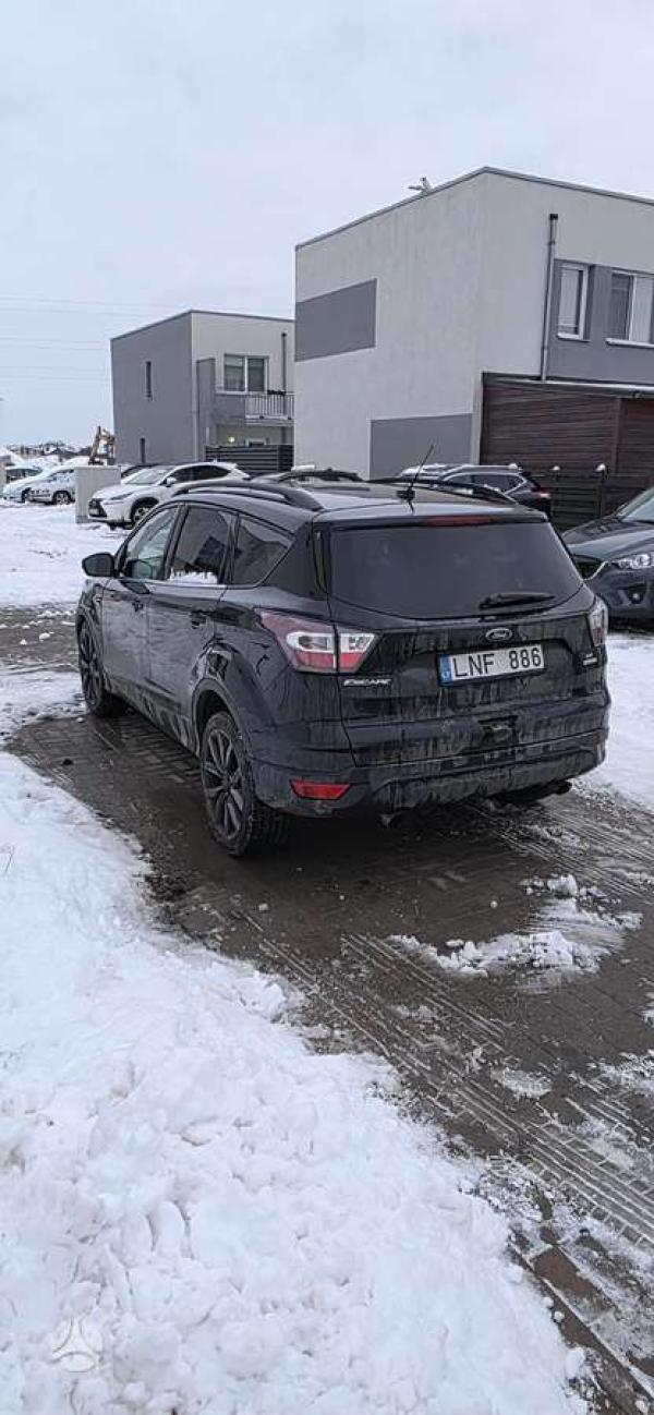 Melns Ford Escape 2017 Kauņa, ar dzinēja tilpumu 2.00 L un nobraukumu 118 tūkst. km par 7000 €, foto 4 vietnē AUTOMOTO.COM.LV