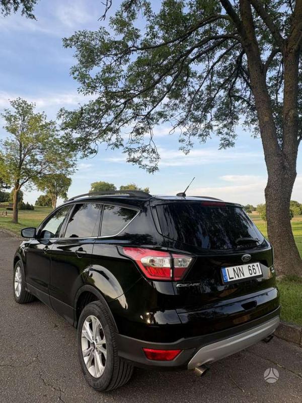 Black Ford Escape 2018 in Kaunas, with an engine capacity of 1.50 L and mileage of 173 thousand km for 8500 €, photo 3 on AUTOMOTO.COM.LV