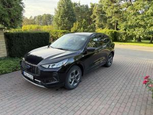 Melns Ford Escape 2023 Viļņa, ar dzinēja tilpumu 1.50 L un nobraukumu 54 tūkst. km par 17500 €, foto  vietnē AUTOMOTO.COM.LV