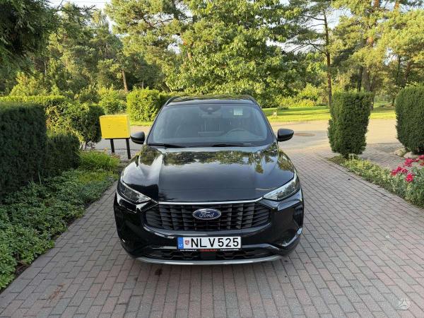 Black Ford Escape 2023 in Vilnius, with an engine capacity of 1.50 L and mileage of 54 thousand km for 17500 €, photo 3 on AUTOMOTO.COM.LV