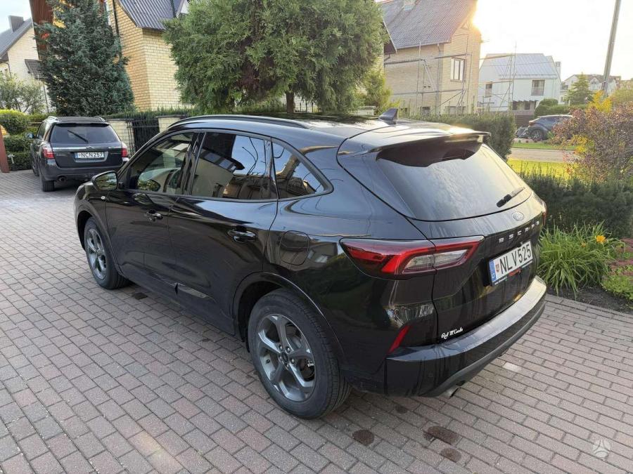 Melns Ford Escape 2023 Viļņa, ar dzinēja tilpumu 1.50 L un nobraukumu 54 tūkst. km par 17500 €, foto 5 vietnē AUTOMOTO.COM.LV