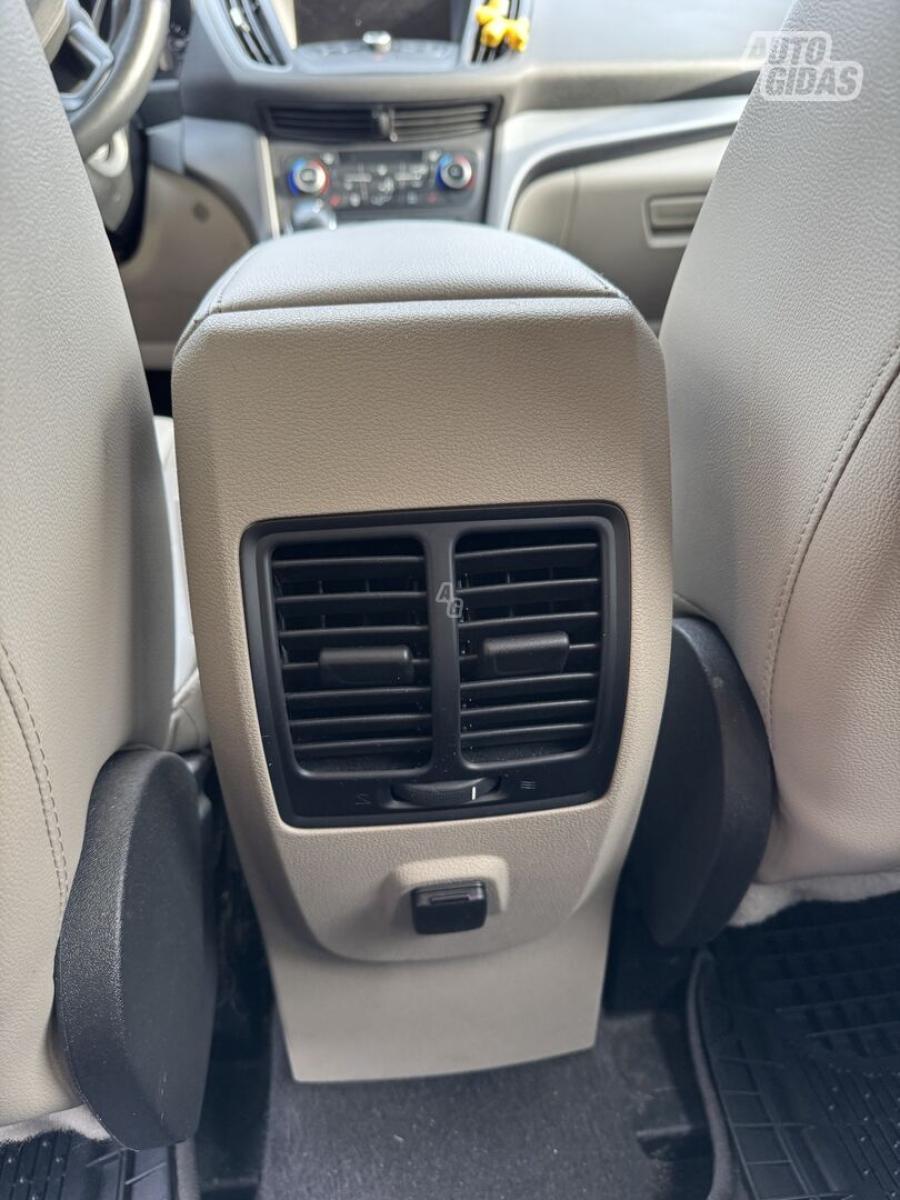 Zils Ford Escape 2018 Utena, ar dzinēja tilpumu 1.50 L un nobraukumu 74 tūkst. km par 9500 €, foto 12 vietnē AUTOMOTO.COM.LV