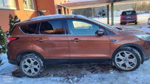 Brown Ford Escape 2017 in Klaipeda, with an engine capacity of 2.00 L and mileage of 110 thousand km for 9900 €, photo 5 on AUTOMOTO.COM.LV
