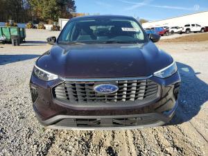 Brown Ford Escape 2023 in Vilnius, with an engine capacity of 1.50 L and mileage of 76 thousand km for 11700 €, photo 3 on AUTOMOTO.COM.LV